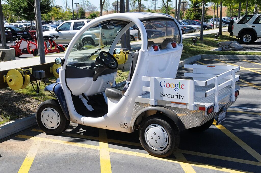 Top Reasons to Switch to Electric Low-Speed Vehicles